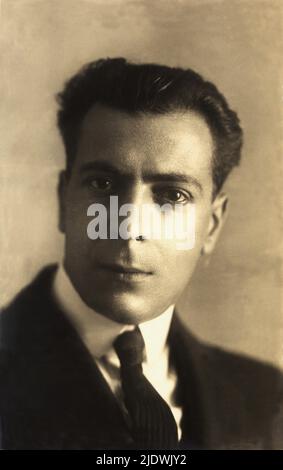 Portrait of Italian silent film actor Rodolfo Valentino, 1920s Stock ...