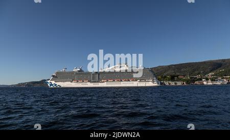 Cruise ship Sky Princess at Jekteviken terminal in port of Bergen ...