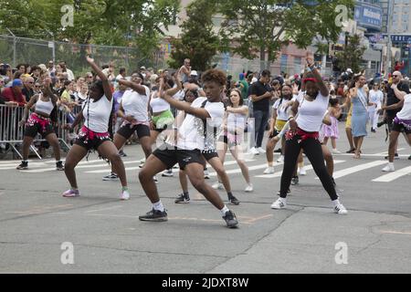 Dancers perform in the annual Mermaid Parade on Surf Ave at Coney ...