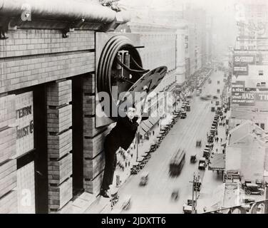 Harold Lloyd in Safety Last Stock Photo - Alamy