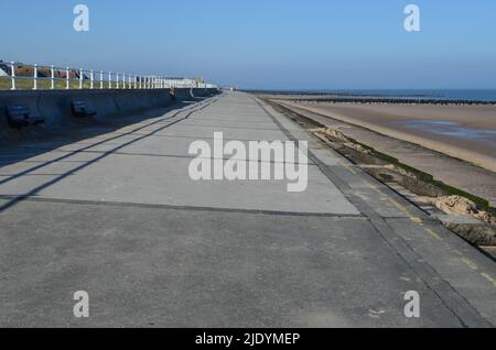 Prestatyn, UK. Mar 27, 2022. The promenade at Barkby Beach on a sunny ...