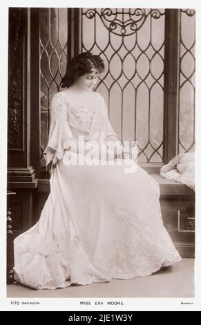 Portrait of Eva Moore - British stage star of the Victorian and ...