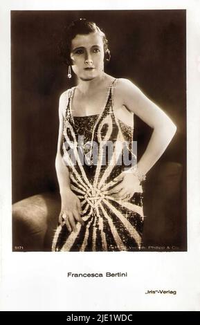 Portrait of Francesca Bertini 009 - Italian silent cinema era actress ...