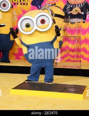Bob The Minion arrives at Illumination s Minions placed their hands and ...