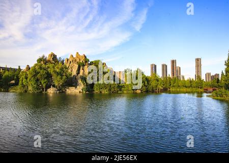 Zhejiang ningbo yinzhou yinzhou park lake Stock Photo - Alamy