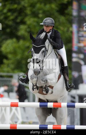 Penelope LEPREVOST of France riding Bingo del Tondou during the ...