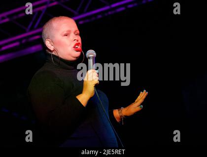 Laura Smyth, Stand Up Comedian, Open Air Comedy, Leigh Folk Festival ...