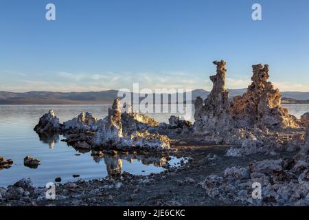 Tufa towers rock formation in Mono Lake. Sunrise Stock Photo - Alamy