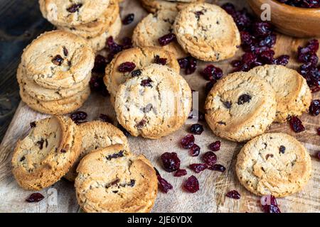 round wheat cookies with dried cranberries, delicious dried cookies ...