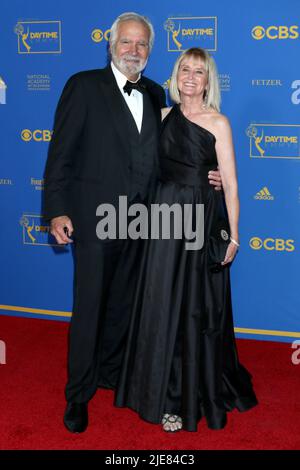 LOS ANGELES - JUN 7: Laurette McCook, John McCook arrives at the 51st ...