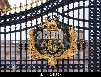 Royal Shield of the Monarch of the United Kingdom, with the motto Dieu ...
