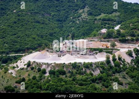 Truck passing into a sand quarry in the desert of Qatar Stock Photo - Alamy