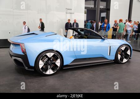 The all-electric Polestar O2 roadster concept car makes its debut at ...