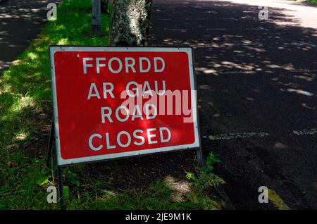 Road ahead closed bilingual Welsh English sign Llandaff Wales UK Stock ...