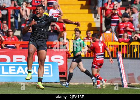 Will Pryce #1 of Huddersfield Giants goes over for a try Stock Photo ...