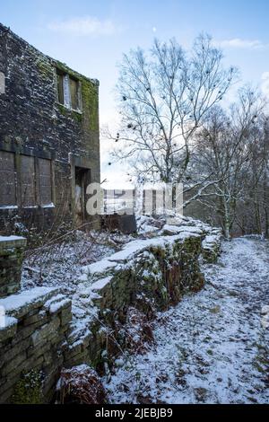 ruined cottages near hade edge Stock Photo - Alamy