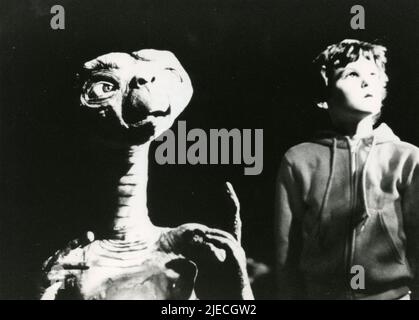 HENRY THOMAS, E.T. THE EXTRA-TERRESTRIAL, 1982 Stock Photo - Alamy