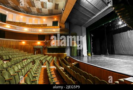 Image theater balcony parterre bed stage spotlight Stock Photo - Alamy