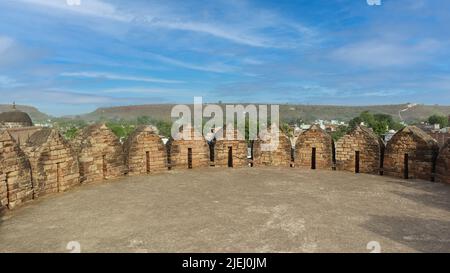 Surrounding walls of Badal Mahal, Chanderi, Madhya Pradesh, India Stock ...