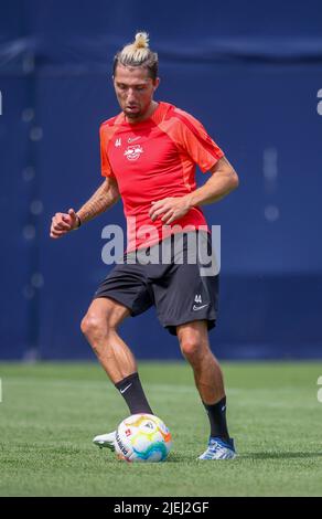 Leipzig, Germany. 27th June, 2022. Soccer: Bundesliga, training kick ...