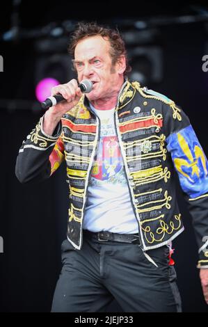 Edward Tudor-Pole seen performing at Lets Rock Leeds 80s Festival in ...