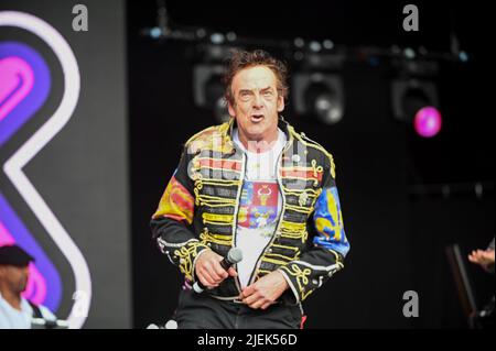 Edward Tudor-Pole seen performing at Lets Rock Leeds 80s Festival in ...