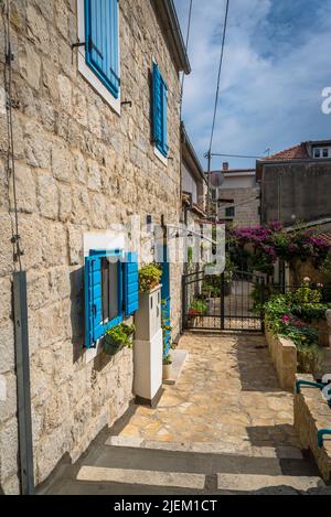 Charming Varoš neighbourhood on the slopes of Marjan Hill, Split ...