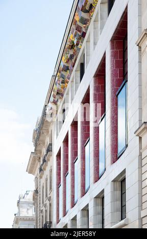 award-winning mixed-use building One Central Park, Chippendale, Sydney ...