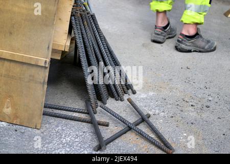 Reinforcing bar, rebar, concrete reinforcing bars Photo: Janerik ...