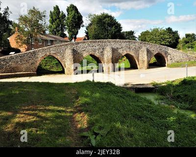 Medieval packhorse bridge at Moulton, Suffolk, England Stock Photo - Alamy