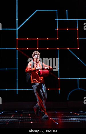 Graham Butler (Christopher Boone) in THE CURIOUS INCIDENT OF THE DOG IN ...