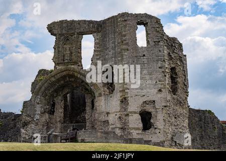 Triple tower gatehouse at Denbigh castle Stock Photo - Alamy