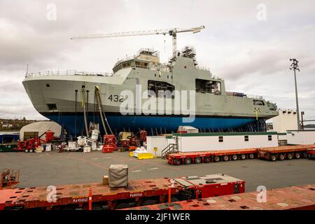 Arctic Offshore Patrol Vessel (AOPV 431) HMCS Margaret Brooke off Pond ...