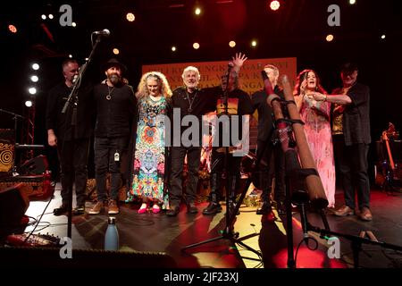 lead singer Shane Howards of The Goanna Band perform live onstage for ...
