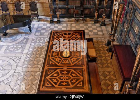 inside the Biblioteca Joanina, Joanine Library in the University of ...