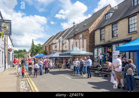 Town centre and market stalls at Thrapston Northamptonshire England ...