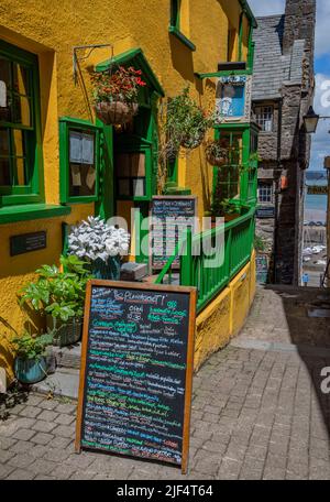 Side street in Tenby Pembrokeshire Stock Photo - Alamy