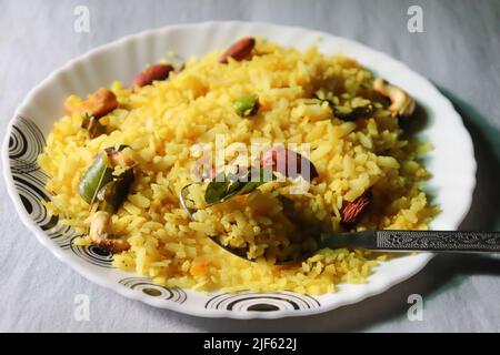 Home-cooked Poha/Beaten rice flakes/Flattened rice-Healthy breakfast ...