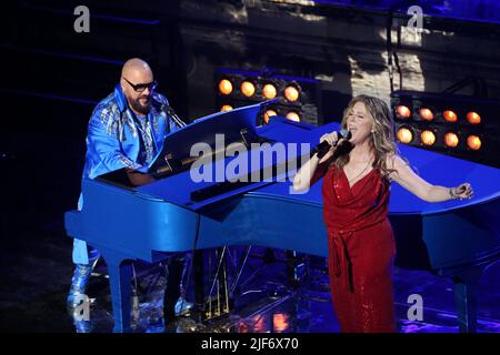 RITA WILSON with DESMOND CHILD singing in Athens. Desmond Child perform ...
