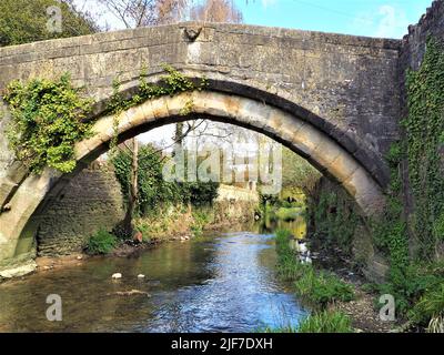 Bow bridge Bruton Somerset Stock Photo - Alamy