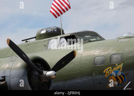 Restored vintage B17F WWII bomber Stock Photo - Alamy