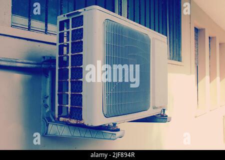 Old rusty air conditioner unit Stock Photo - Alamy