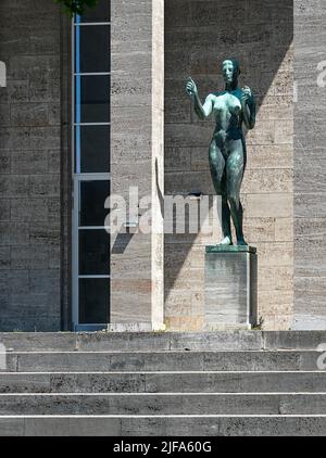 Decathlete and winner at the entrance of the pillar hall in the ...