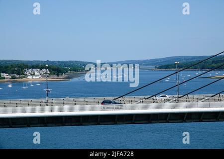 View from the Pont Albert-Louppe to the Pont de l'Iroise N165 bridge ...