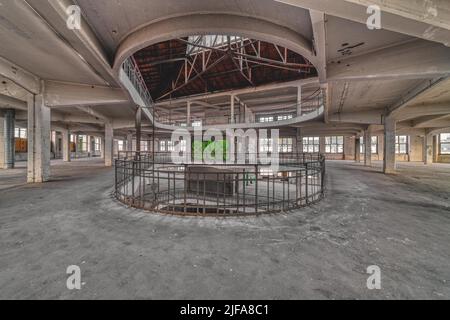 Abandoned warehouse, KHD, Cologne, North Rhine-Westphalia, Germany ...