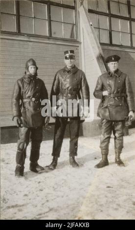 Soldiers from Södermanland Regiment in 10 gathered in fields Stock ...
