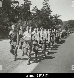 Soldiers from Södermanland Regiment in 10 on march Stock Photo - Alamy