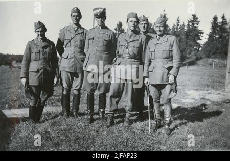 Group picture with officers from Södermanland's regiment in 10 Stock ...