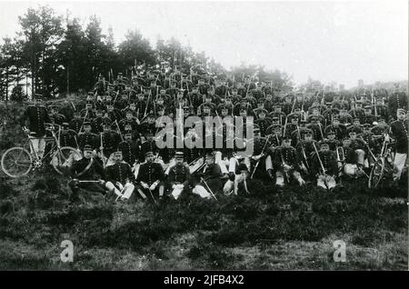 Group portrait of soldiers at Södermanland's regiment in 10 Stock Photo ...