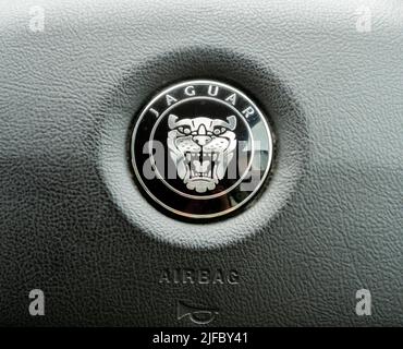 Land rover steering wheel with logo badge Stock Photo - Alamy